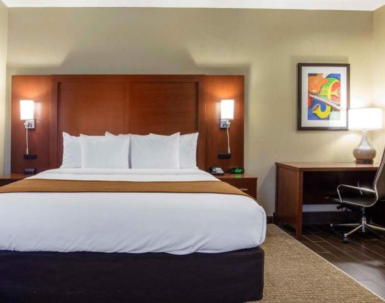 Memphis Hotel Rooms | Comfort Inn Memphis Downtown